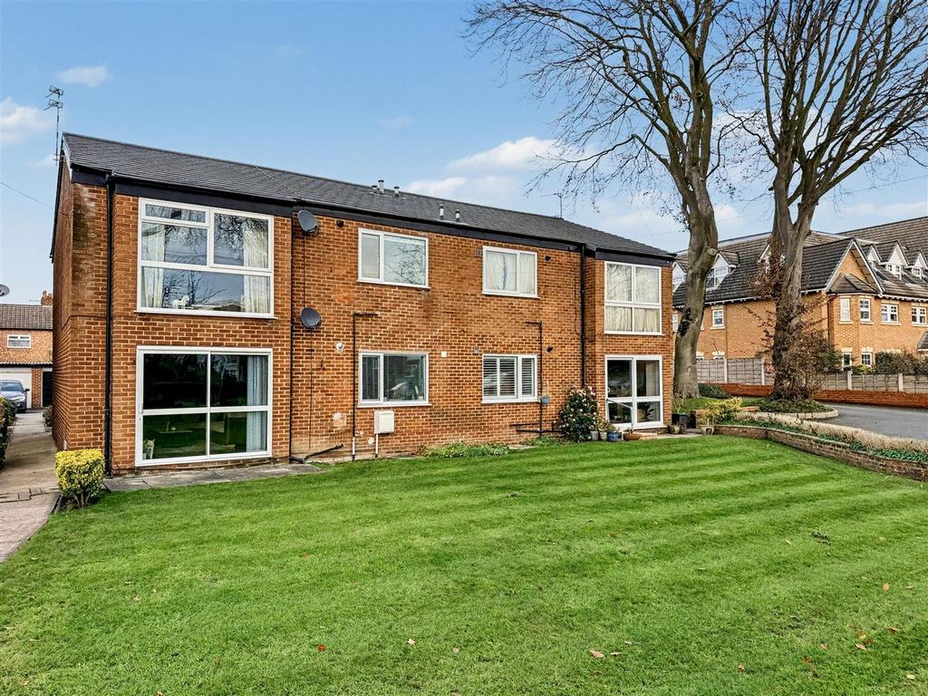 Wellington Road, Timperley, Altrincham 2 bed apartment for sale - £280,000