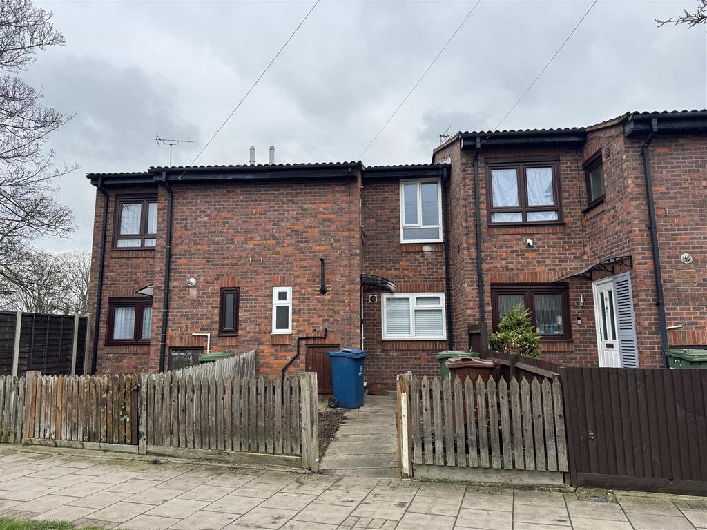 Kings Road, Harrow 2 bed terraced house to rent - £1,800 pcm (£415 pw)