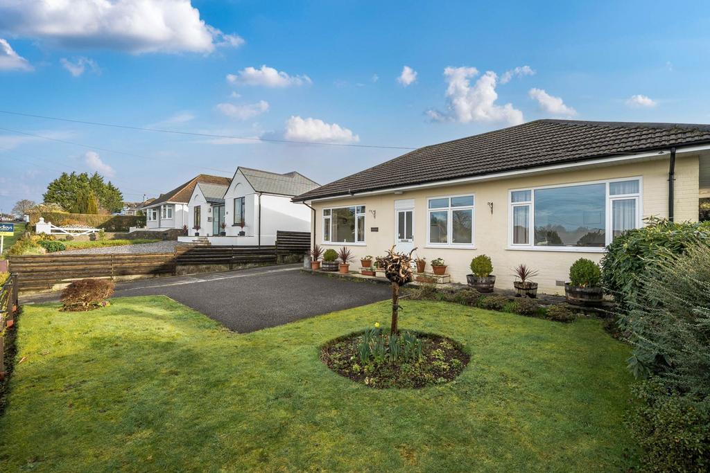Kelly Bray. Callington PL17 3 bed detached bungalow for sale - £375,000