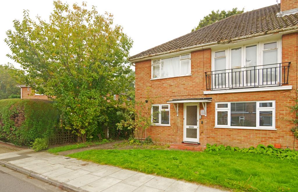 Shaef Way, Teddington, Middlesex, TW11 2 bed apartment for sale - £499,500
