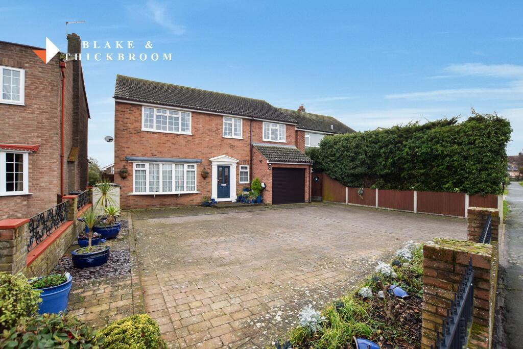 Kirby Road, Walton on Naze, CO14 8RL 4 bed detached house for sale - £ ...