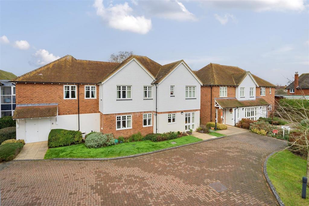 Culpeper Court, North Street, Headcorn 2 bed apartment for sale - £250,000