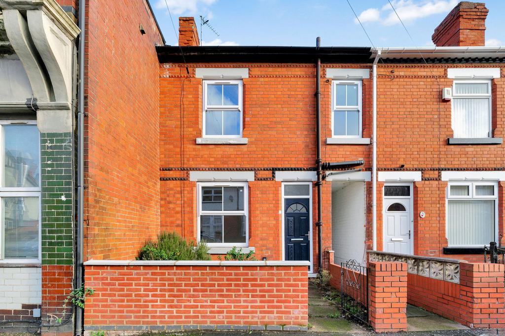 Charles Street, Nottingham NG15 2 bed terraced house - £160,000
