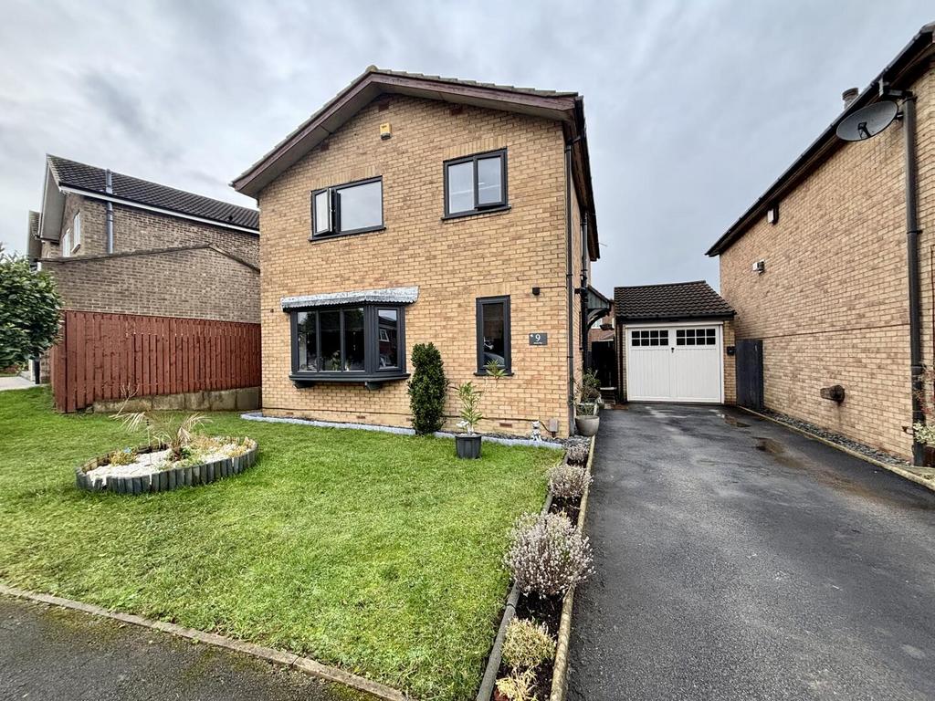 Mercia Way, Manston, Leeds 4 bed detached house for sale - £349,950