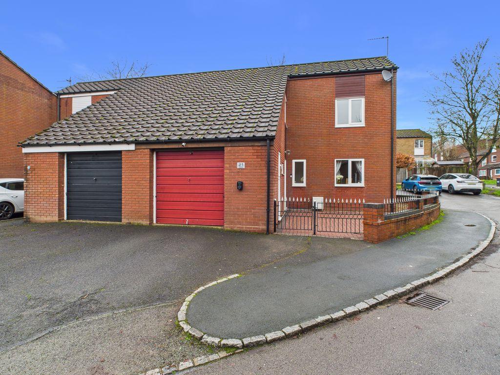 Dinthill, Telford TF3 4 bed end of terrace house for sale - £220,000