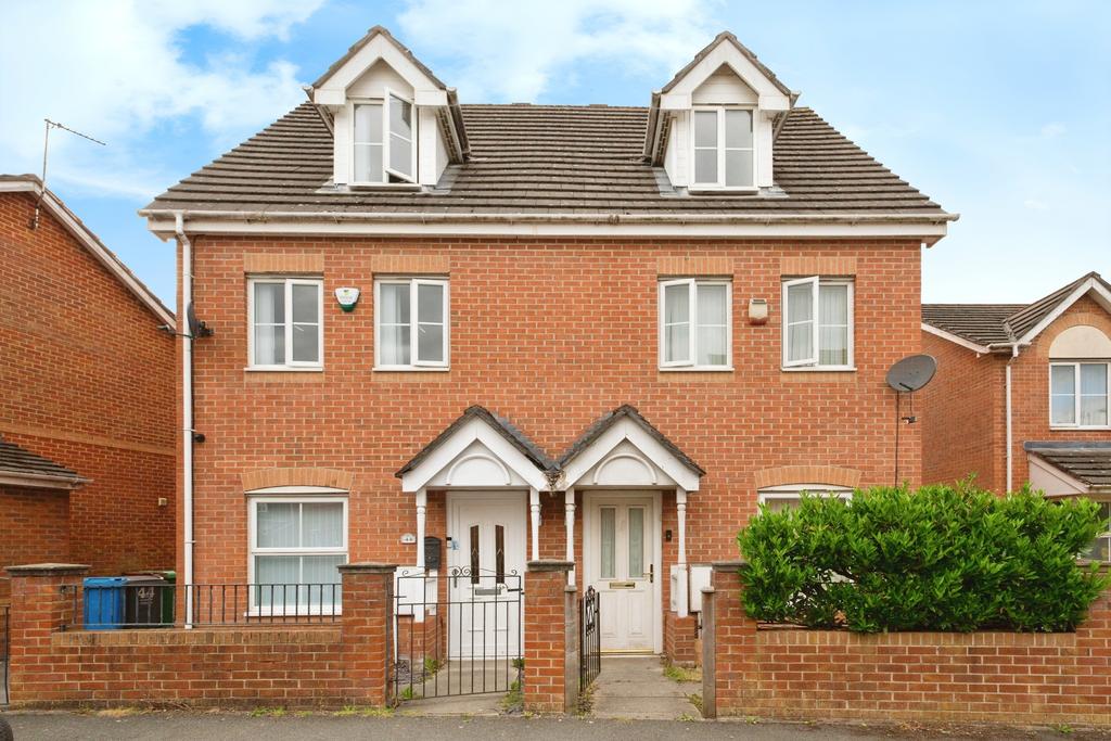 Leegrange Road, Manchester, M9 3 bed semi-detached house for sale - £ ...