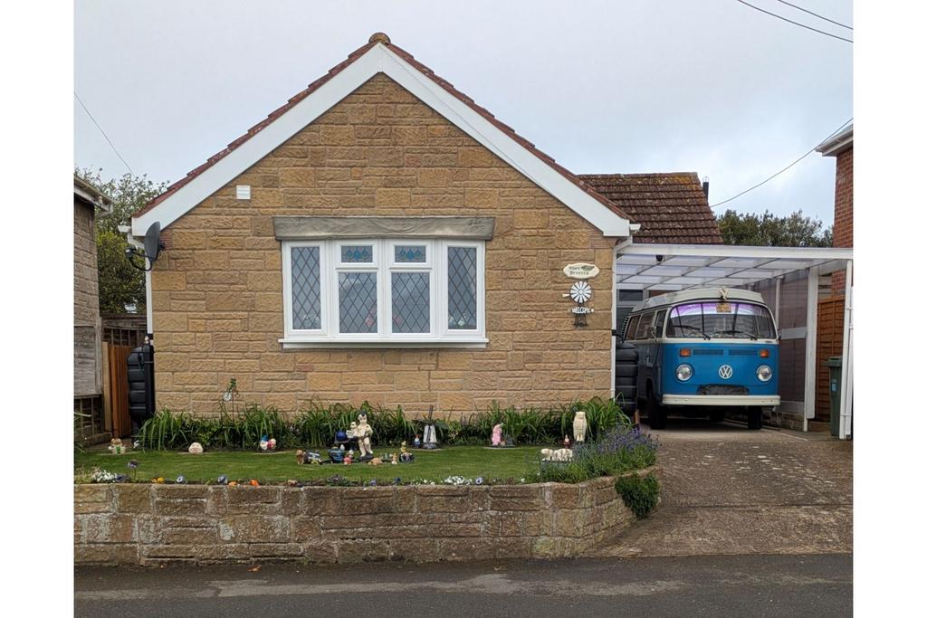 Copse Lane, Freshwater, PO40 2 bed detached bungalow for sale - £350,000