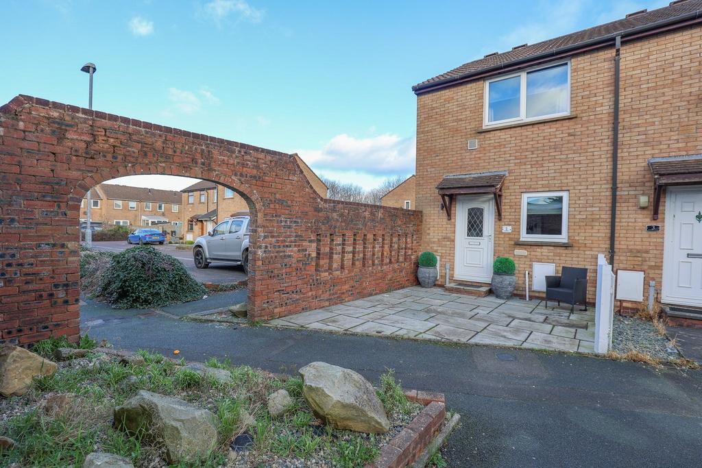 Yarrow Walk, Westgate, Morecambe 2 bed townhouse - £800 pcm (£185 pw)