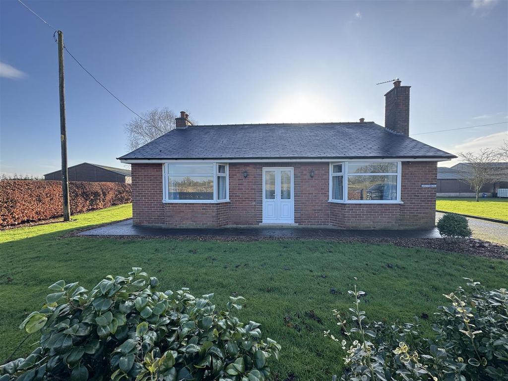 Gill Lane, Longton 2 bed detached bungalow to rent - £1,400 pcm (£323 pw)