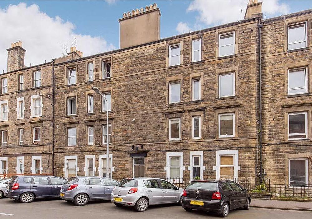 Albion Terrace, Edinburgh EH7 1 bed flat - £165,000