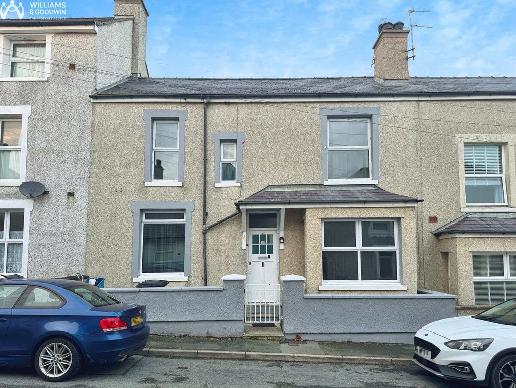 Tara Street, Holyhead, Anglesey, LL65 3 bed terraced house - £79,995