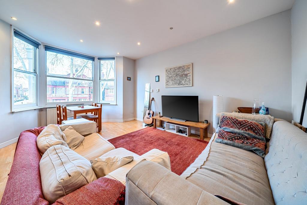 Mount Nod Road, Streatham, London, SW16 2 bed flat for sale - £400,000
