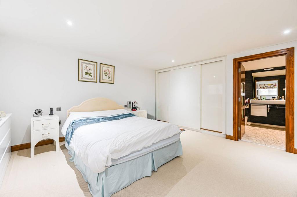 Templeton Place, London, SW5 9LZ... 3 bed flat for sale - £1,649,995