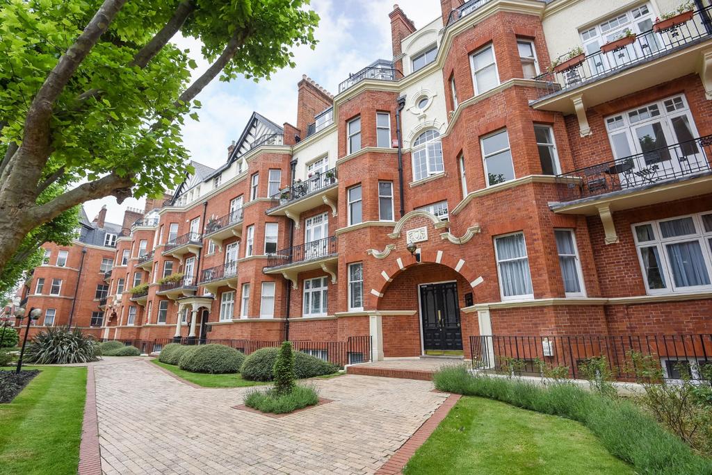 Elgin Avenue, Maida Vale, London, W9 3 bed flat - £3,250 pcm (£750 pw)