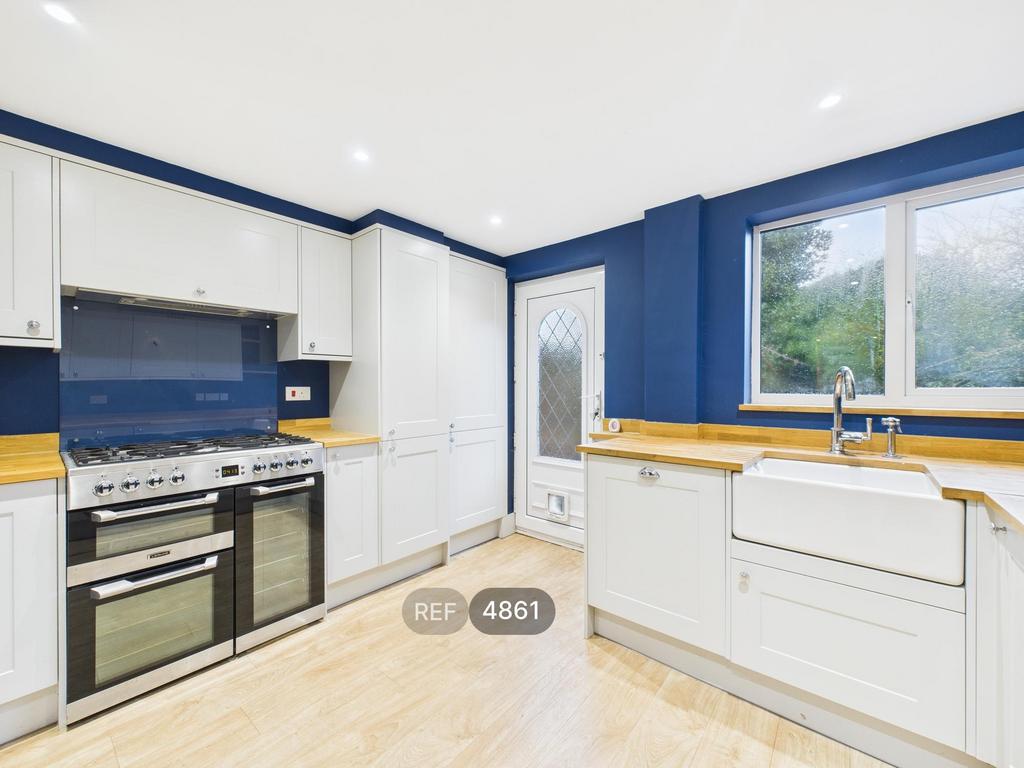 Nottingham NG15 3 bed terraced house - £950 pcm (£219 pw)