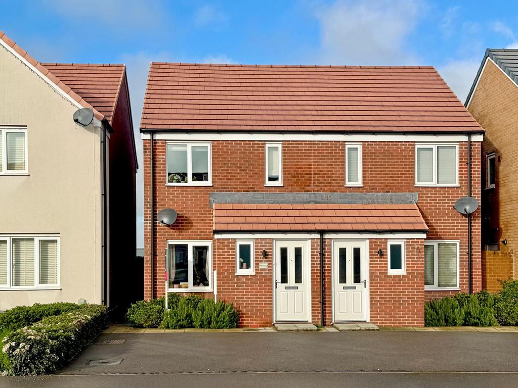 Dakota Drive, Grove, OX12 2 bed semi-detached house for sale - £285,000