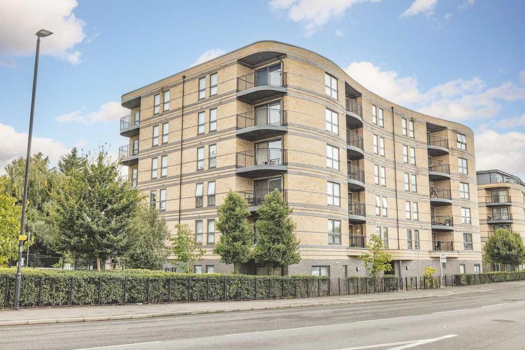 Windsor Road, Slough SL1 2 bed apartment - £310,000
