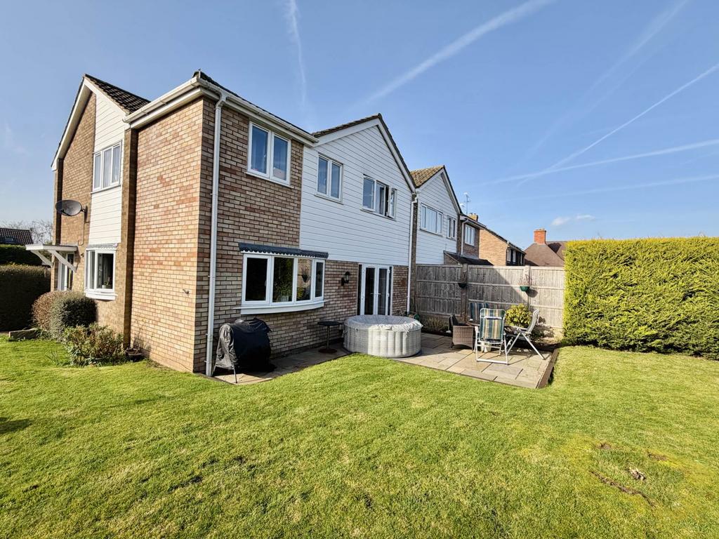 College Close, Cholsey 4 bed semi-detached house for sale - £550,000