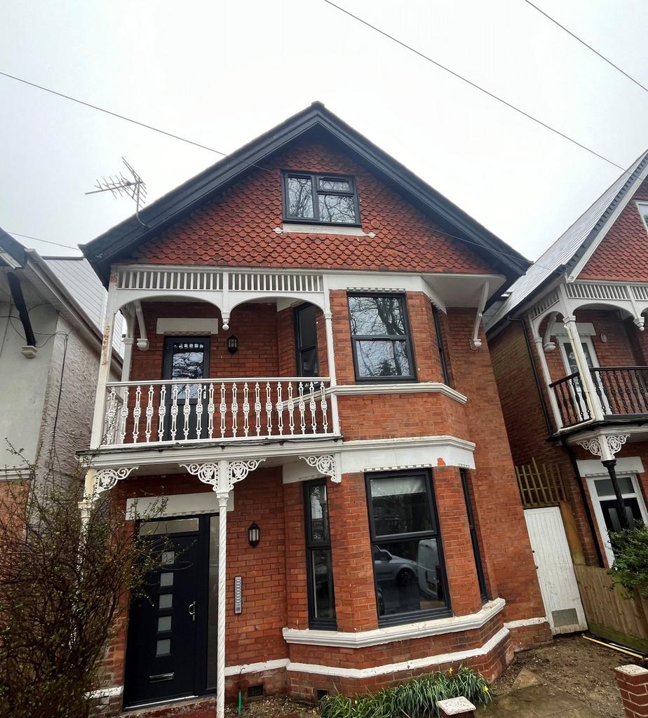 7 Borthwick Road, Bournemouth, BH1 Property - £700 pcm (£162 pw)