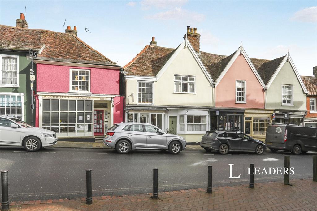 Market Hill, Woodbridge, IP12 2 bed flat - £1,100 pcm (£254 pw)