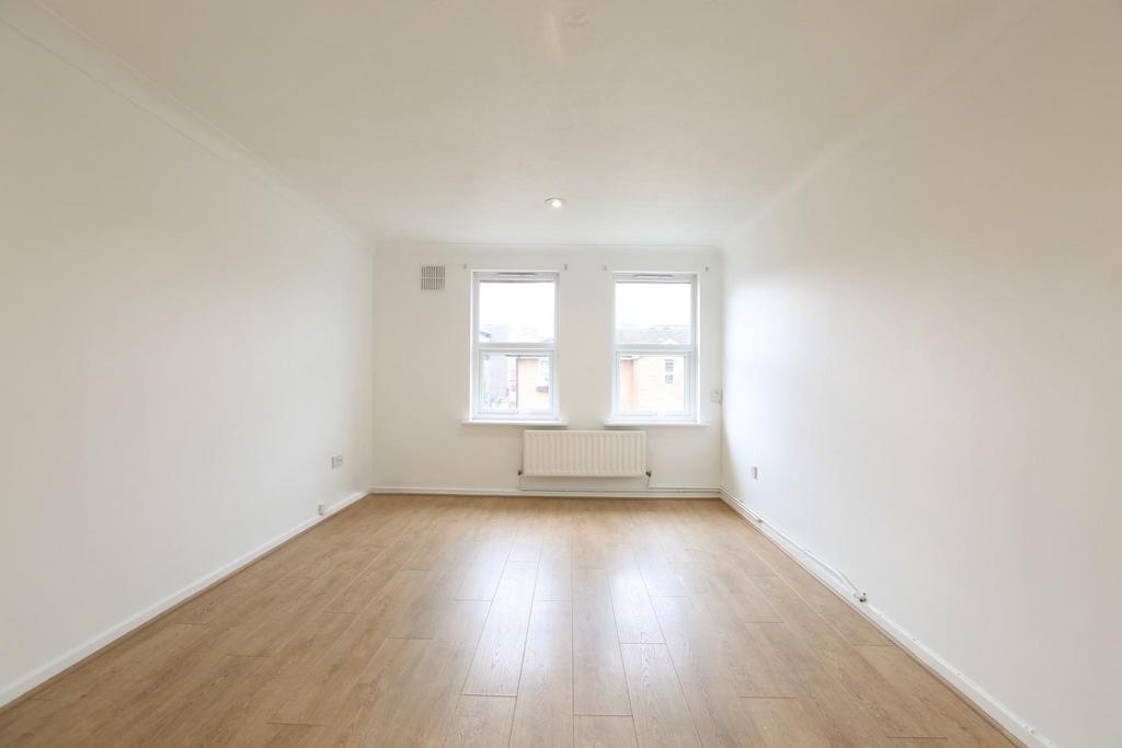 Valmar Road, SE5 9NH 1 bed flat for sale - £275,000
