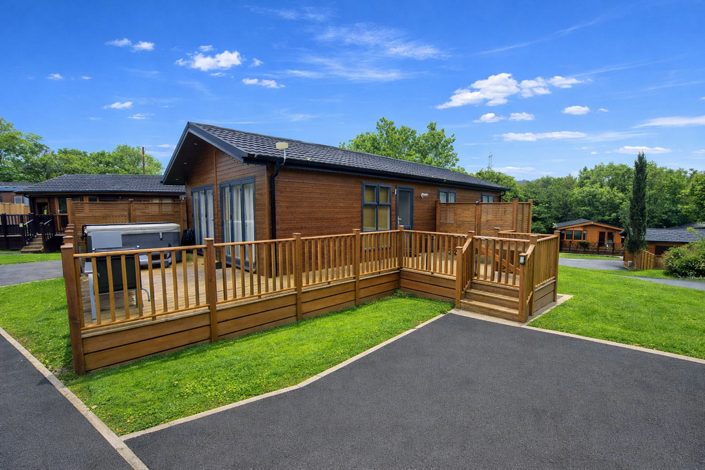 Finlake Holiday Resort & Spa, Newton... 3 bed lodge for sale - £160,000