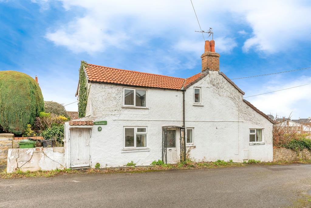The Square, Alveston, Bristol 2 bed semi-detached house - £235,000