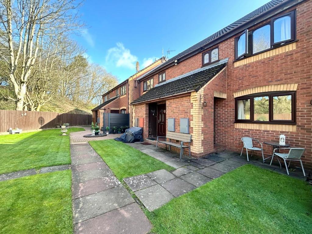 The Sidings, Hednesford, WS12 1RQ 2 bed apartment - £725 pcm (£167 pw)