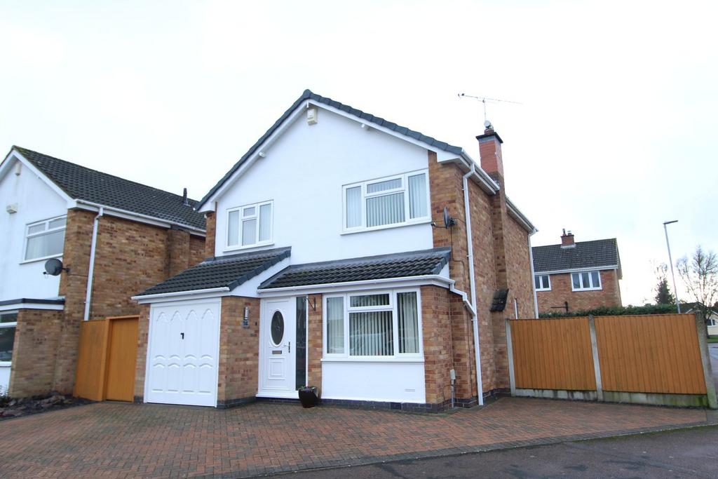 Fir Tree Avenue, Lutterworth LE17 3 bed detached house for sale - £330,000
