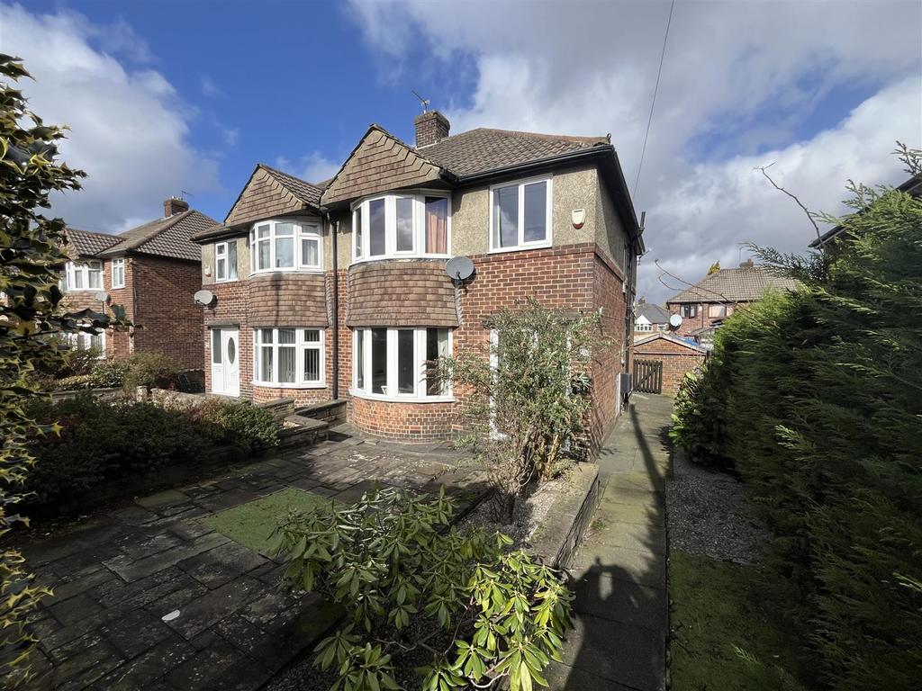 Rooley Lane, Bradford BD5 3 bed semi-detached house for sale - £150,000