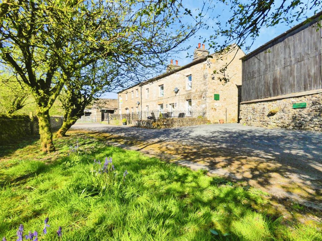 Thwaite Bridge Cottage, Hawes, DL8 3LS 4 bed cottage for sale - £425,000