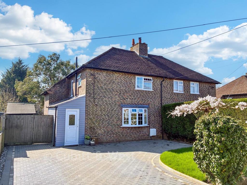 Penn Gardens, Ashington RH20 3 bed semi-detached house - £281,000