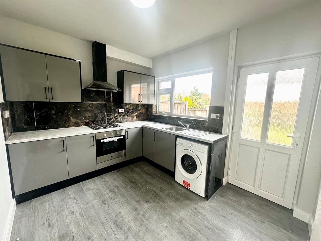 Bonsall Street, Nottingham, NG10 3 bed semi-detached house - £1,175 pcm ...