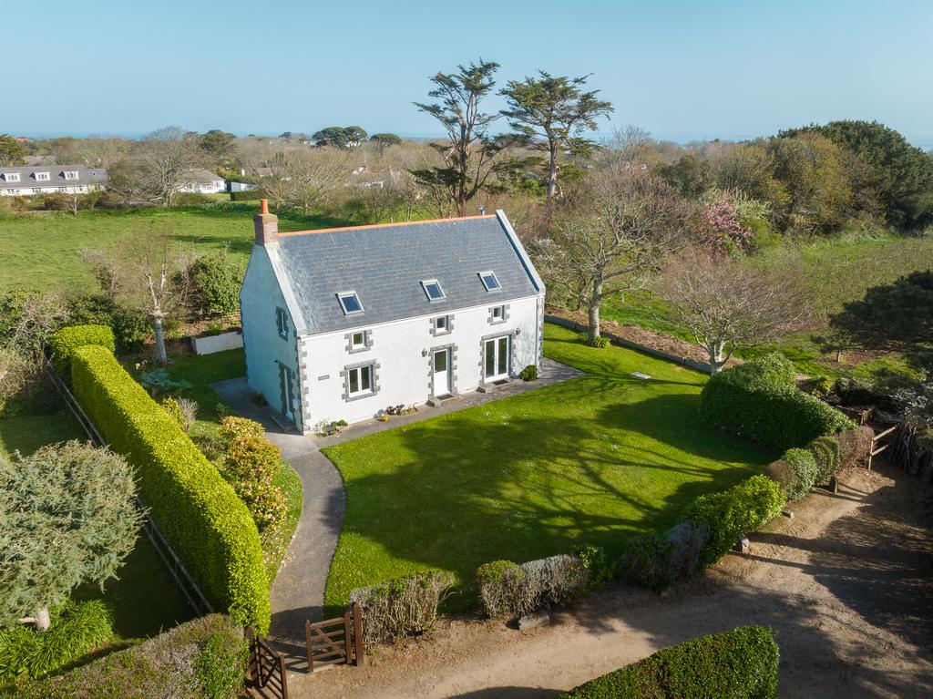 Clos de la Tour, Sark, Guernsey 3 bed detached house for sale - £595,000