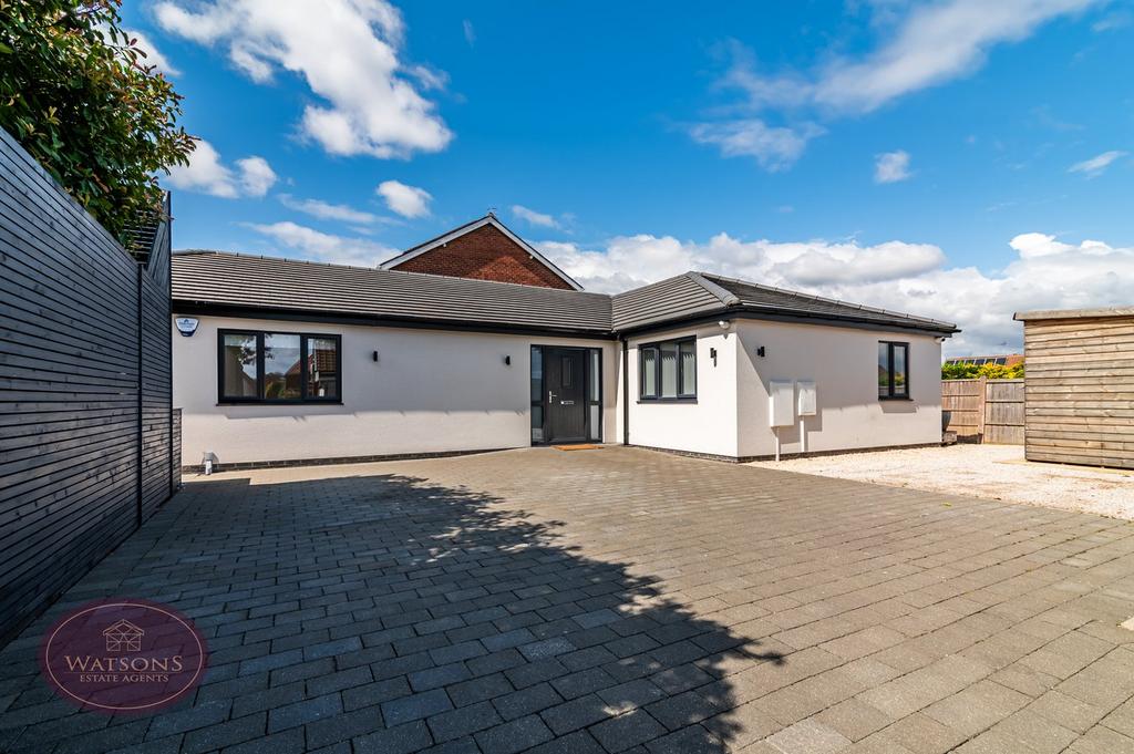Mill Road, Newthorpe, Nottingham, NG16 3 bed detached bungalow for sale ...