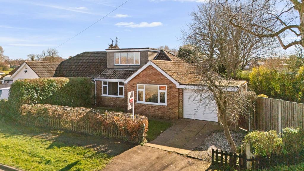 St Christophers Road, Humberston, DN36 3 bed bungalow for sale - £225,000