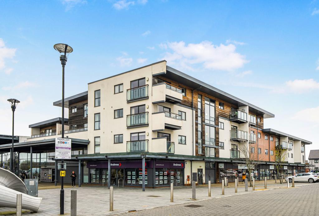 Whittle Way, Brockworth GL3 2 bed apartment for sale - £180,000