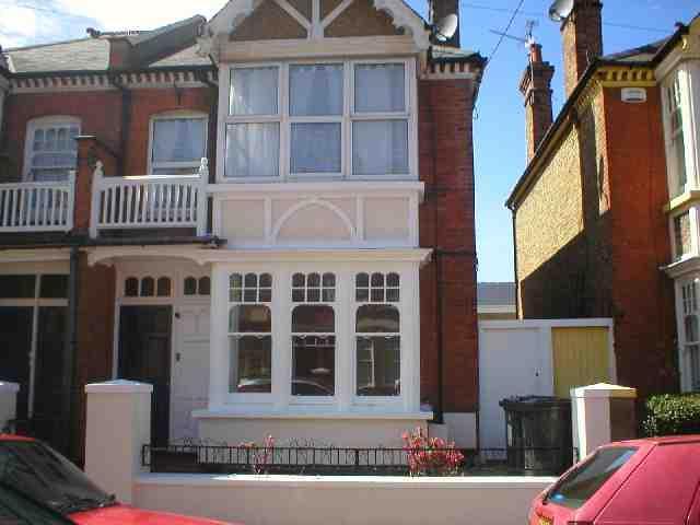 Gosfield Road, Herne Bay 2 bed flat - £995 pcm (£230 pw)
