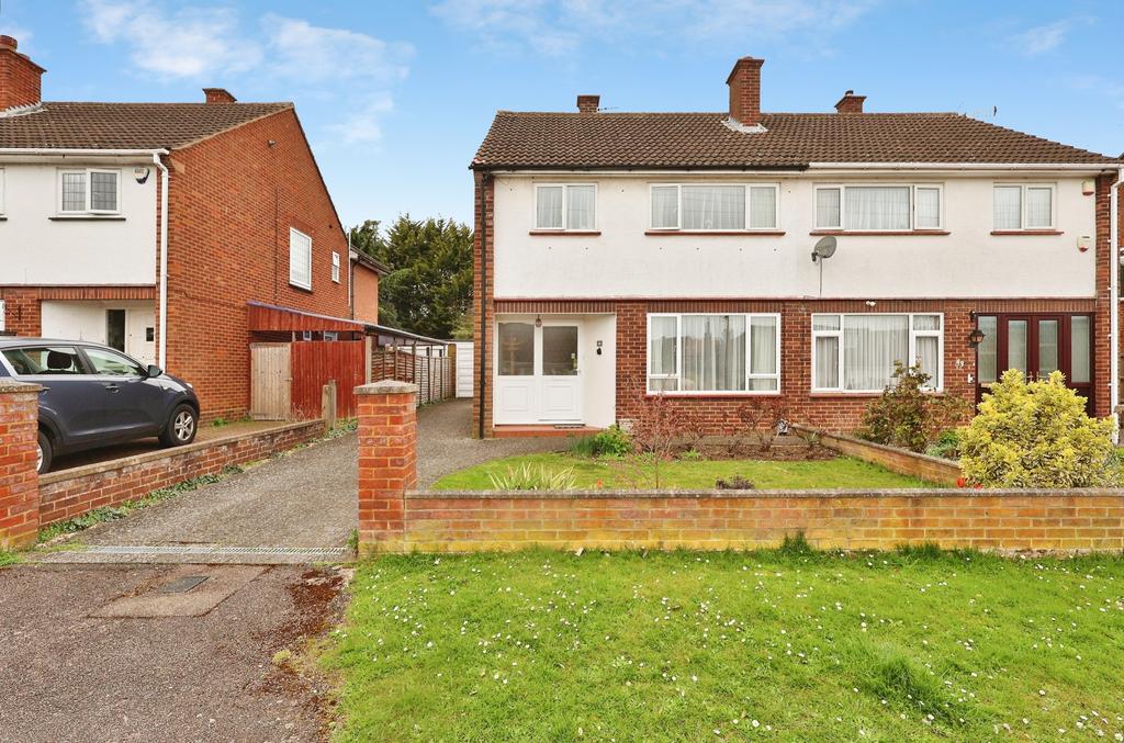 Wellingham Avenue, Hitchin 3 bed semi-detached house for sale - £500,000