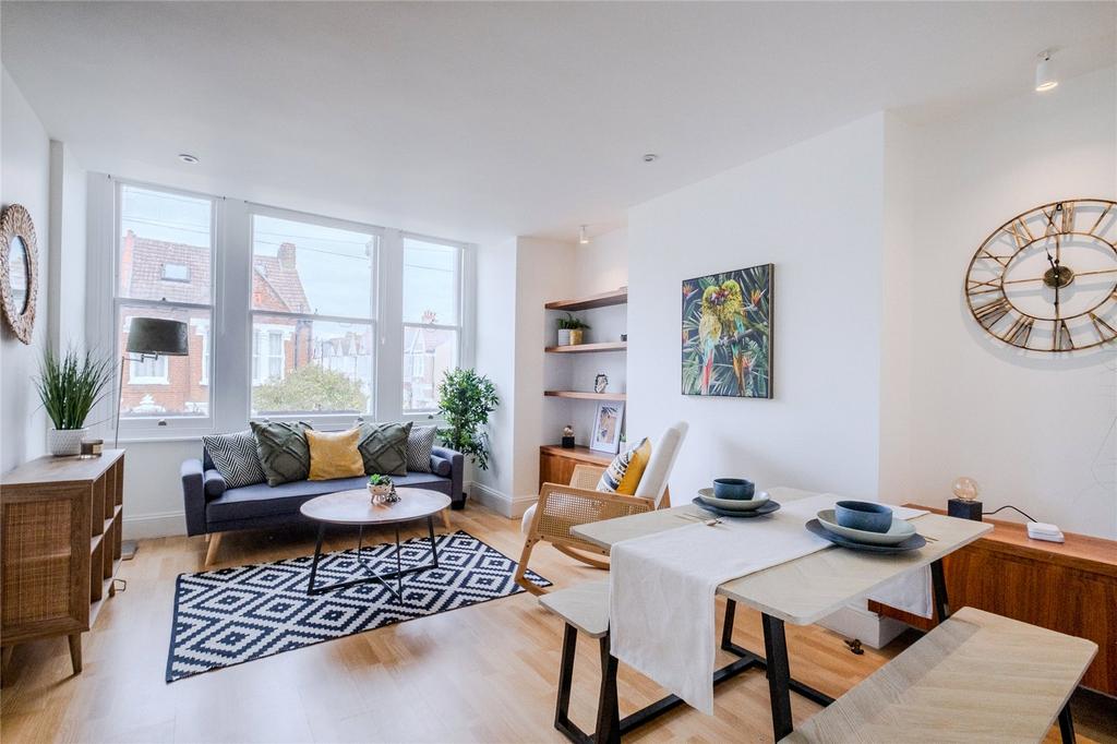 Norfolk House Road, London SW16 2 bed apartment for sale - £400,000