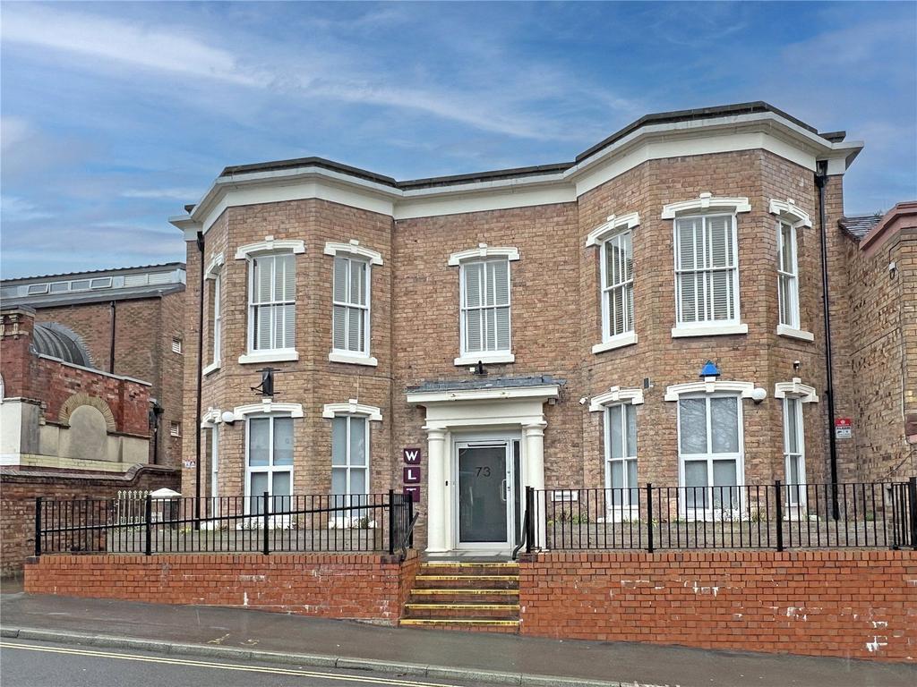 High Street, Madeley, Telford... 3 bed apartment to rent - £1,100 pcm ...