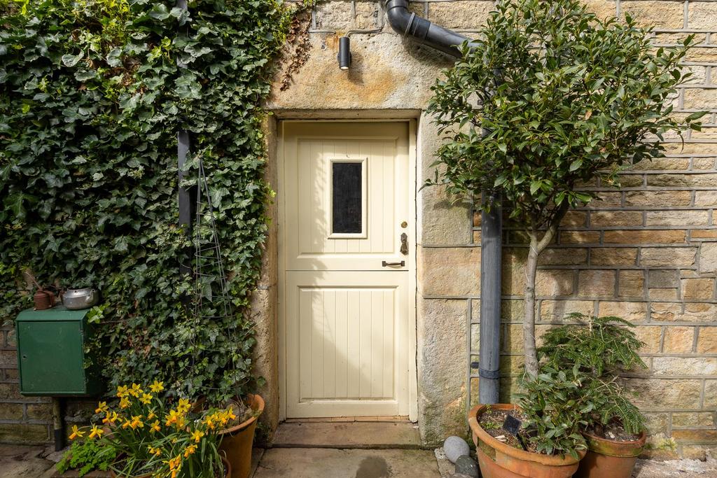 Cliff Road, Holmfirth HD9 3 bed cottage for sale - £290,000
