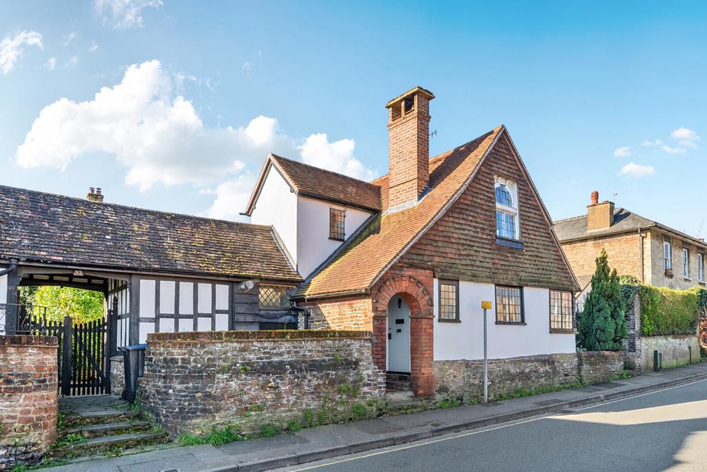 Farncombe Street, Godalming, GU7 2 bed semi-detached house for sale - £ ...