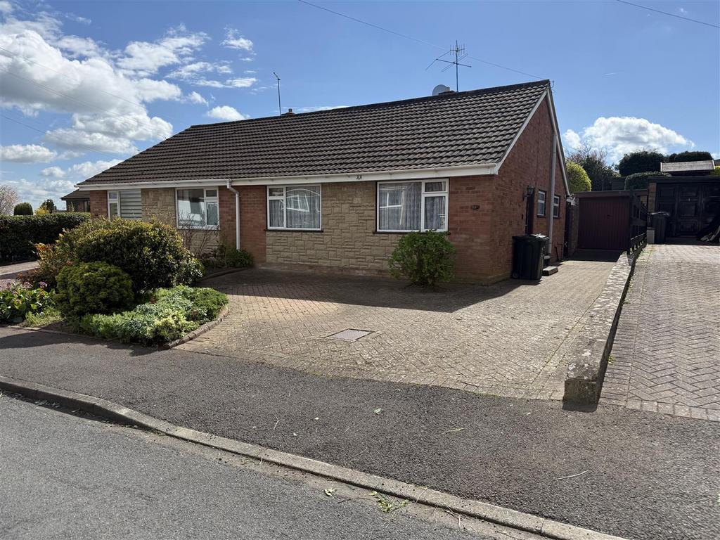 Murren Avenue, Malvern 3 bed semi-detached bungalow for sale - £275,000