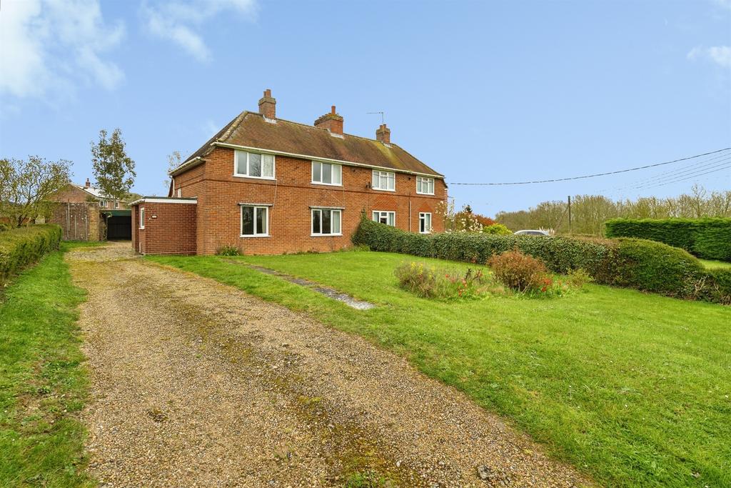 Church Road, Brockdish, Diss 3 bed semi-detached house for sale - £220,000