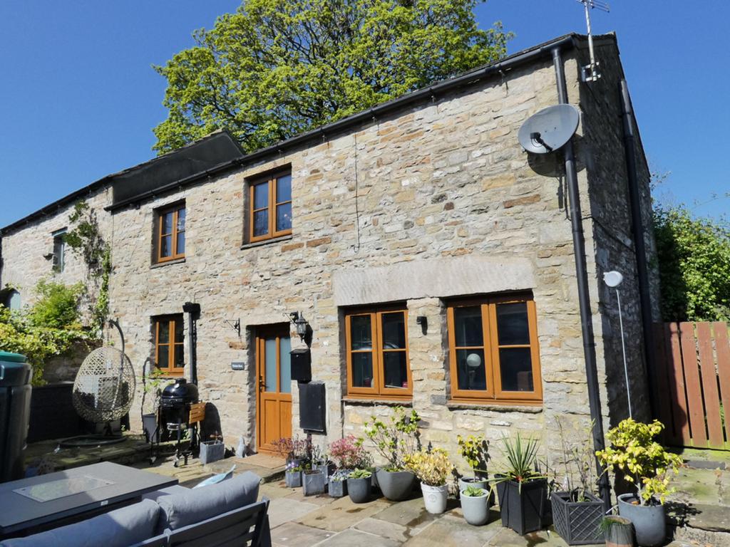 Walden Barn, Carperby, Leyburn, DL8 4DQ 2 bed semi-detached house for ...