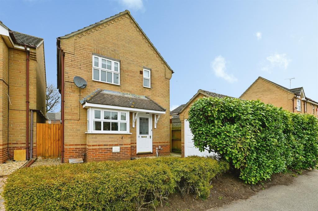 Winston Churchill Drive, King's Lynn 3 bed detached house for sale - £ ...
