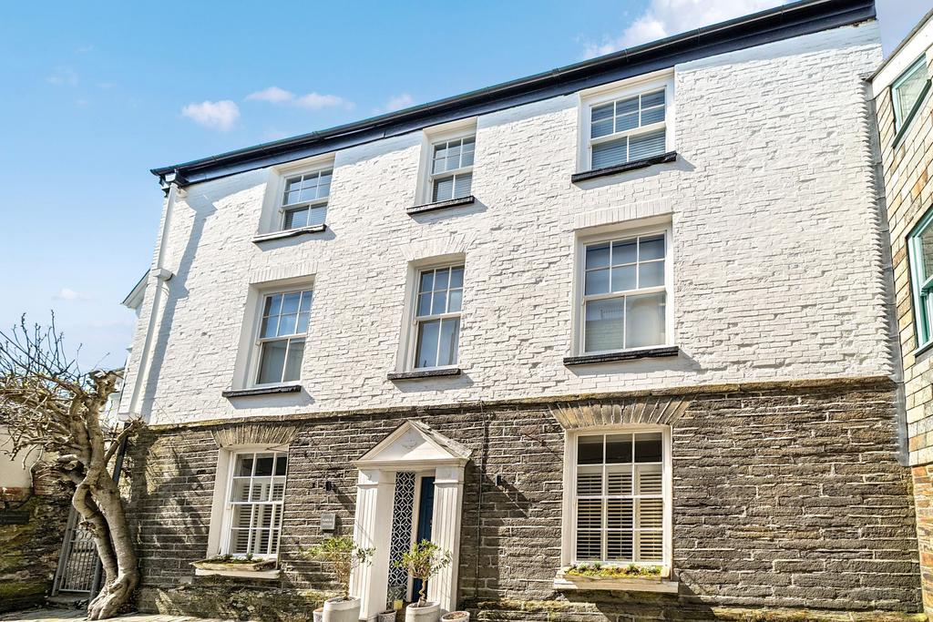 Esplanade, Fowey, Cornwall 2 bed flat for sale - £450,000