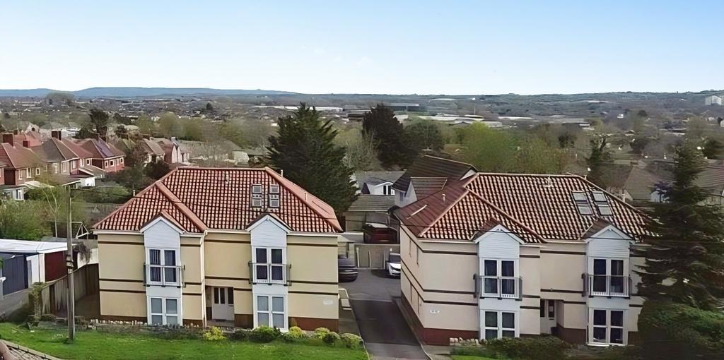 Highridge Green, Bristol BS13 2 bed flat for sale - £225,000