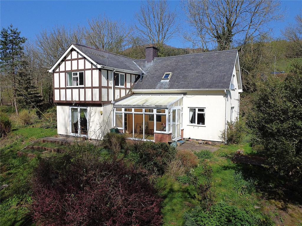 Carno, Caersws, Powys, SY17 3 bed detached house for sale - £350,000